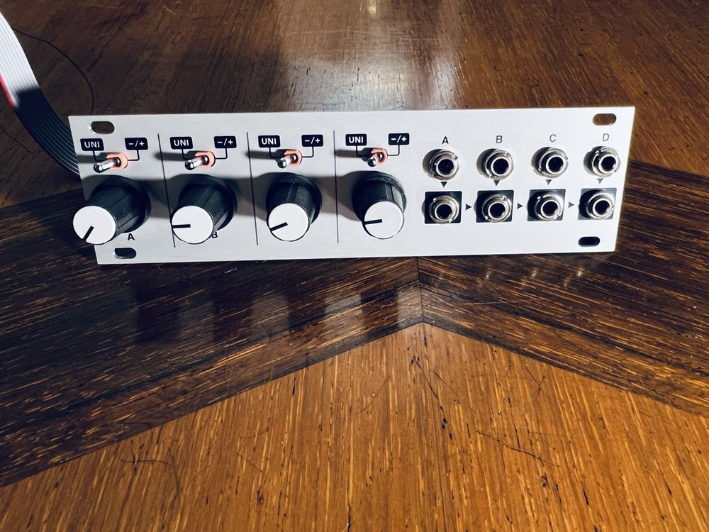 Intellijel Quadratt 1u Eurorack (Neu (gemäss Beschreibung)) in Verbier ...