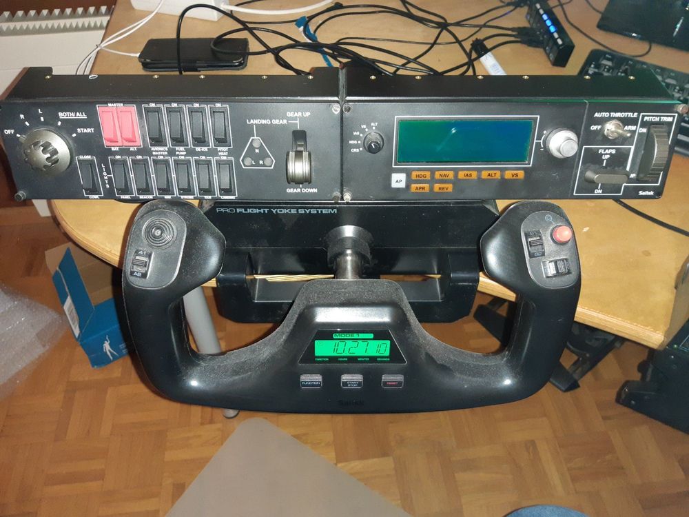 Logitech Yoke System + 2 Multipanel | Kaufen auf Ricardo