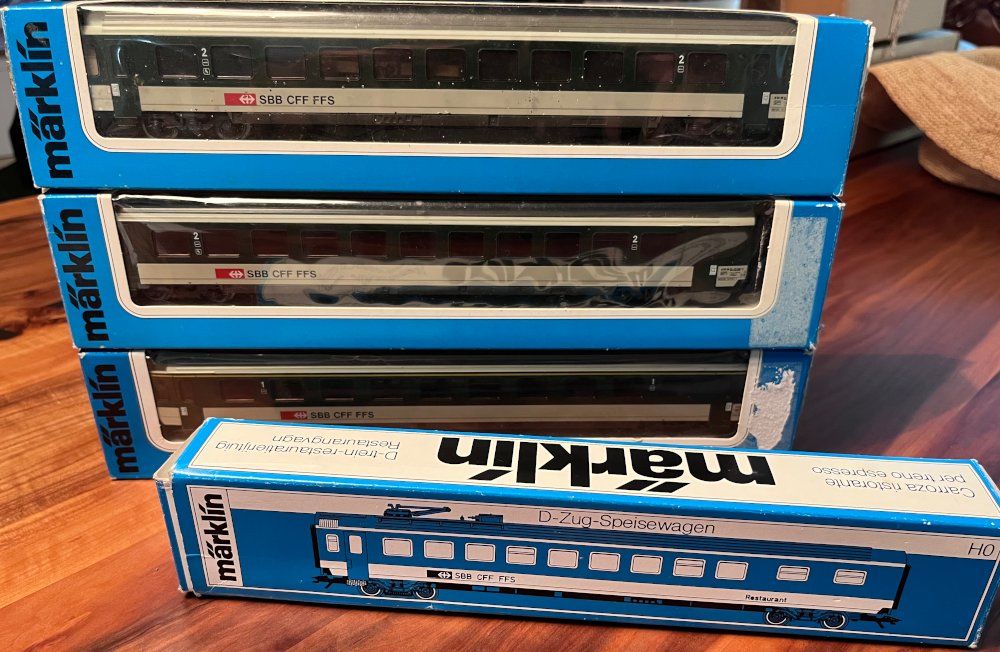 Märklin Schnellzugwagen-Set (1x 4215, 2x 4216, 1x 4217) (Gebraucht) in ...