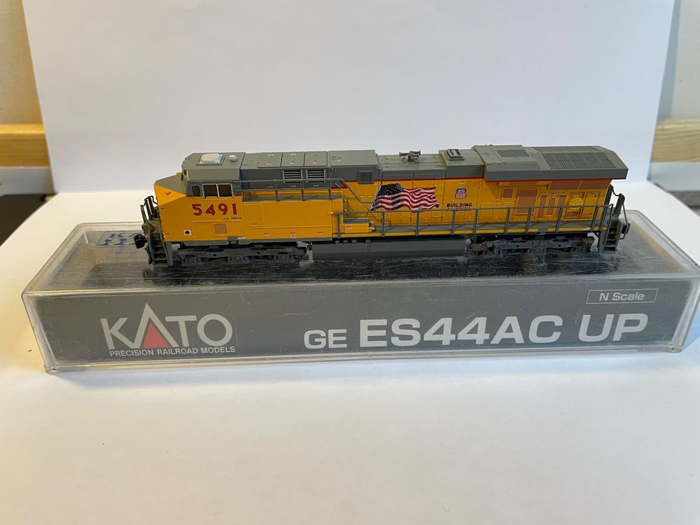 KATO USA N GE ES44AC UP 176-8913 (Gebraucht) in Olten für CHF 110 – mit Lieferung auf Ricardo kaufen