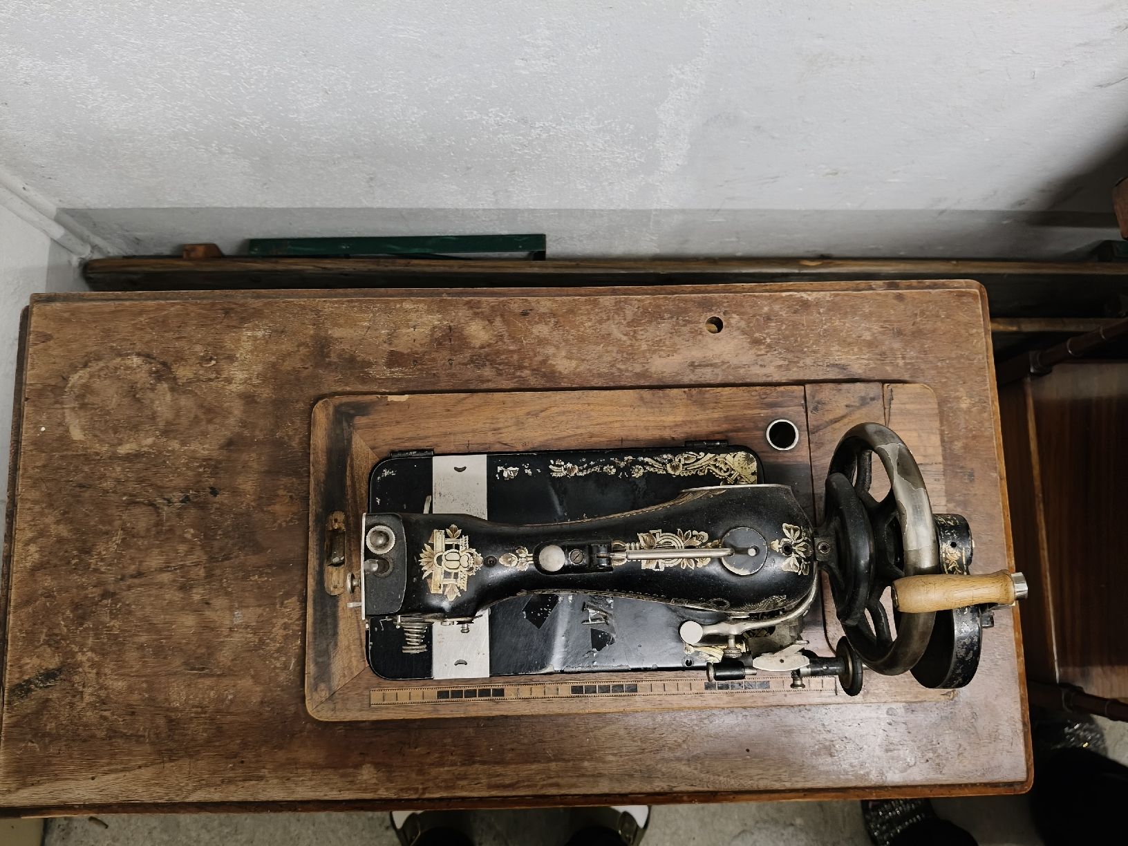 Antique "Kayser" Sewing Machine - A Timeless Treasure (Gebraucht) in ...