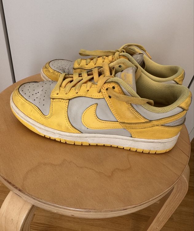 Nike dunk shoes low, color yellow and grey (Gebraucht) in Rüschlikon ...