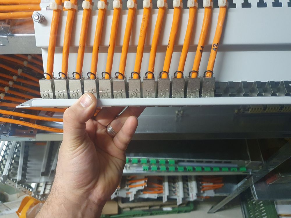 Datwyler mps 24x Patchpanel 24 19 Zoll Rack 19" 12xRJ45 (Gebraucht) in ...