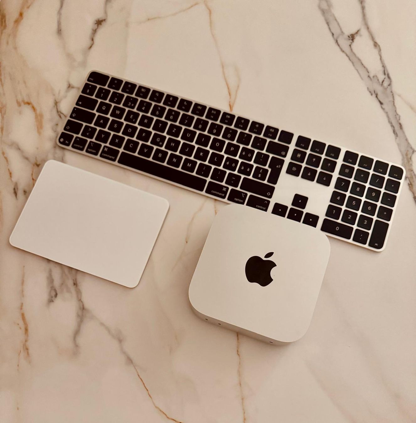 Apple Mac Mini, Magic Keyboard, Magic Trackpad, Neuwertig! (Neu (gemäss ...
