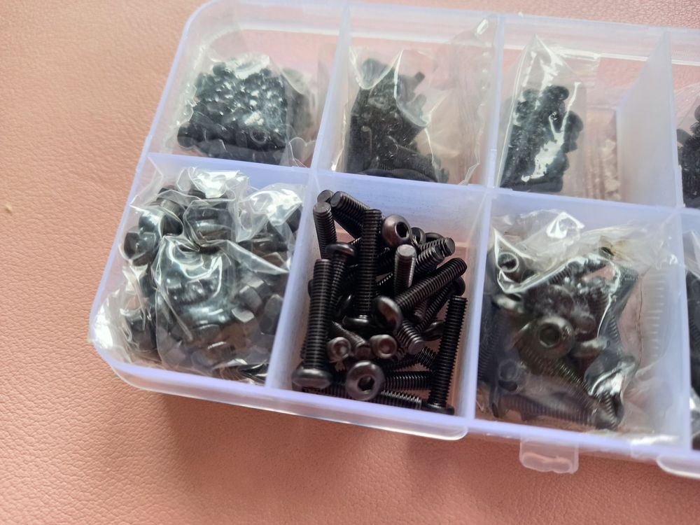 Box 400 schwarzen Schrauben Bolzen M2 M3 - Vis et boulon (Neuf (Voir ...