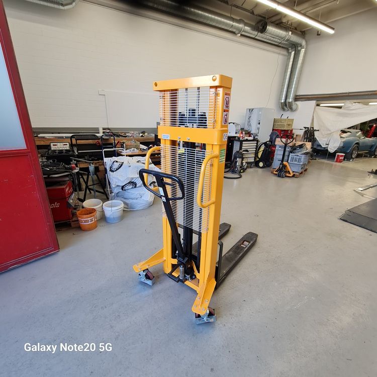 Kibernetik Hand Hydraulik-Stapler 1000 kg (Gebraucht) in Grosswangen ...