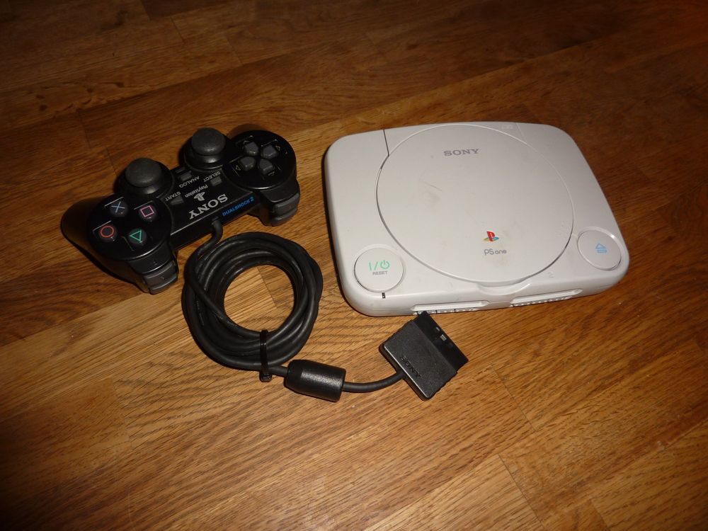SONY Play Station PS one Controller und Konsole Mod.SCPH-102 (Gebraucht) in Hochfelden für CHF ...