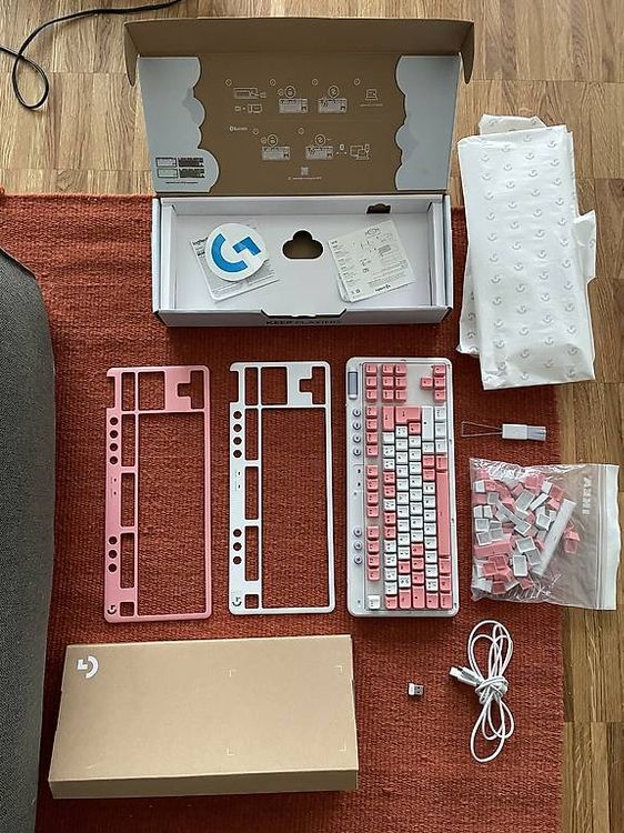 Logitech G715 Gaming Tastatur weiss / pink - Set (Gebraucht) in Baden ...