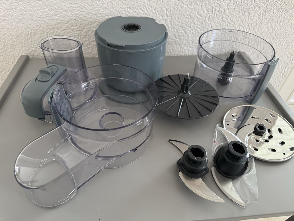 Kenwood Food Processor FDP22, wenig benutzt, Top Zustand (Gebraucht) in ...