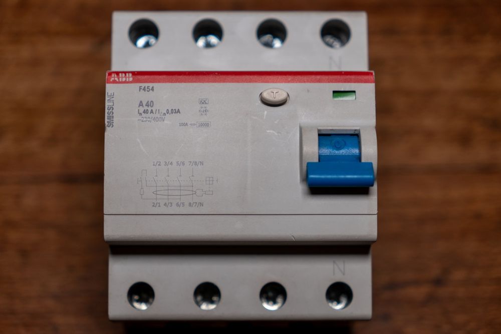 ABB Smisssline FI/LS-Schutzschalter (RCD) 40A / 30mA (Gebraucht) in Basel für CHF 19 – mit ...