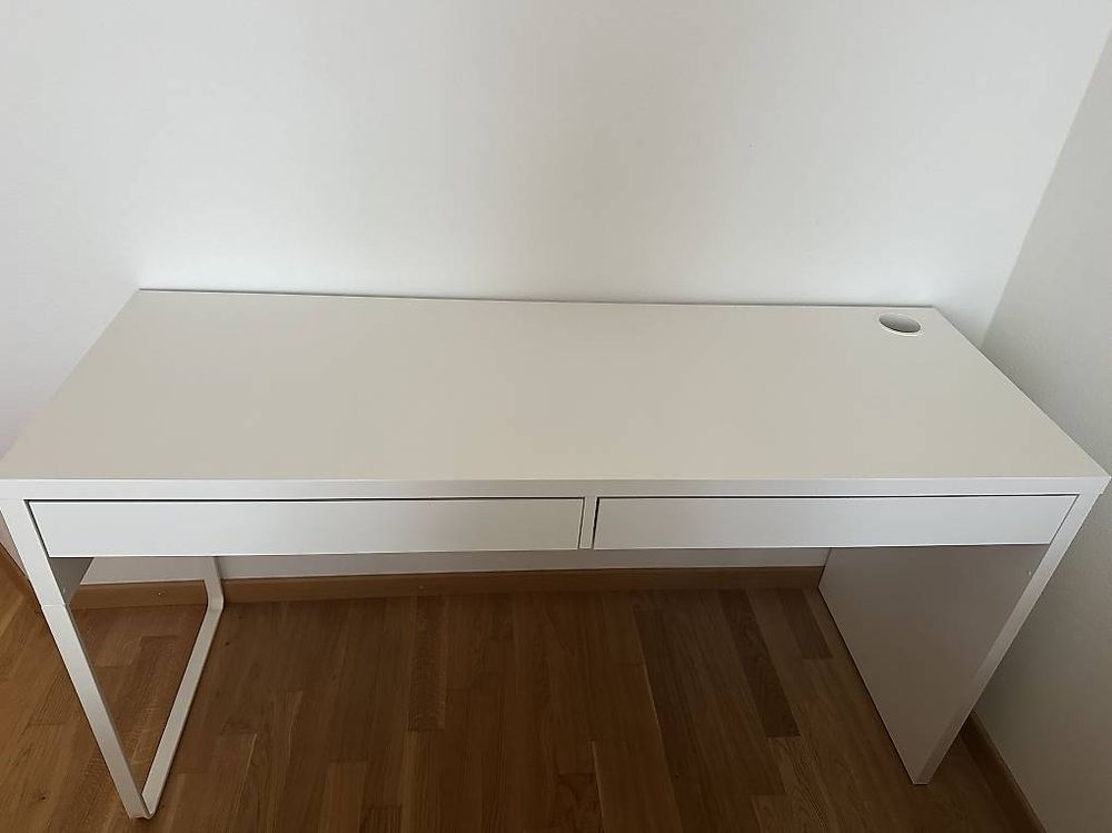 Micke Schreibtisch Tisch Bürotisch Pult sehr guter Zustand! (Gebraucht ...