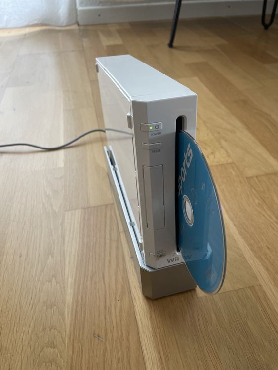 Nintendo Wii Konsole mit Zubehör und Wii Sports Spiel! (Gebraucht) in Kriens für CHF 27 – mit ...
