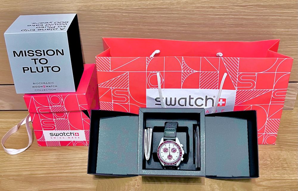 MoonSwatch Mission to Pluto - Omega x Swatch bioceramic (Neu und originalverpackt) in Zürich für ...