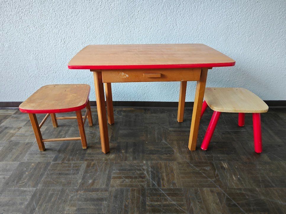 Vintage Kindertisch mit 2 Hocker Wisa Gloria & Pin furniture (Gebraucht ...
