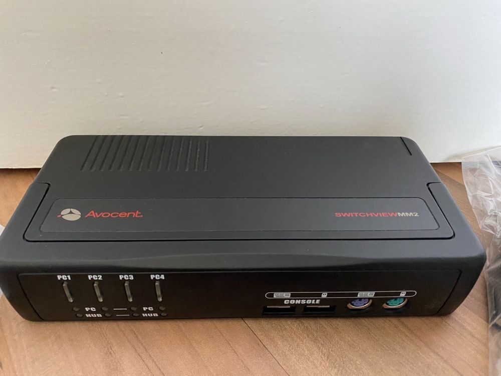 Avocent KVM Switch 4 Port USB2.0 PS2 (Neu (gemäss Beschreibung)) in ...