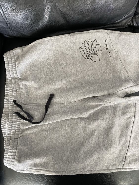 Pantalon Alpha (Gebraucht) in Neuchâtel für CHF 20 – mit Lieferung auf Ricardo kaufen
