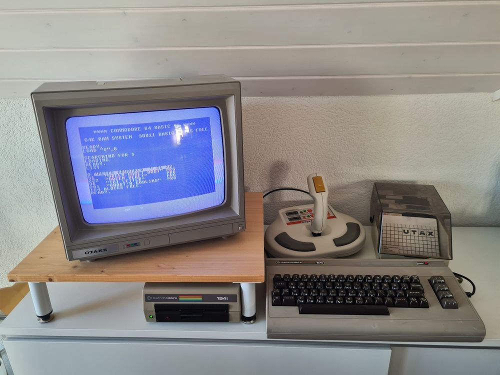 Commodore C64 / Floppy VC1541 / Monitor Otake / Joy-Stick | Kaufen auf ...