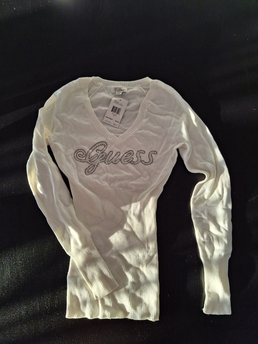 pull Guess (Neuf avec emballage d'origine) à Lausanne pour CHF 20 ...