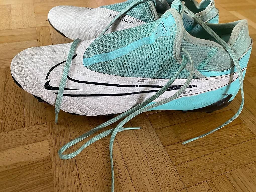 Nike Phantom GX Fussballschuhe n.44 3Stollen stark abgenutzt (Gebraucht ...