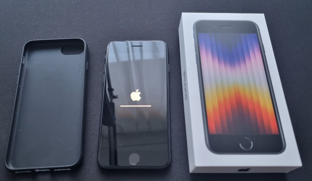 Apple iPhone SE (3rd Generation) 2022 64GB with case | Kaufen auf Ricardo