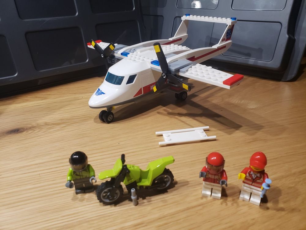Lego City Ambulance Flugzeug 60116 | Kaufen auf Ricardo