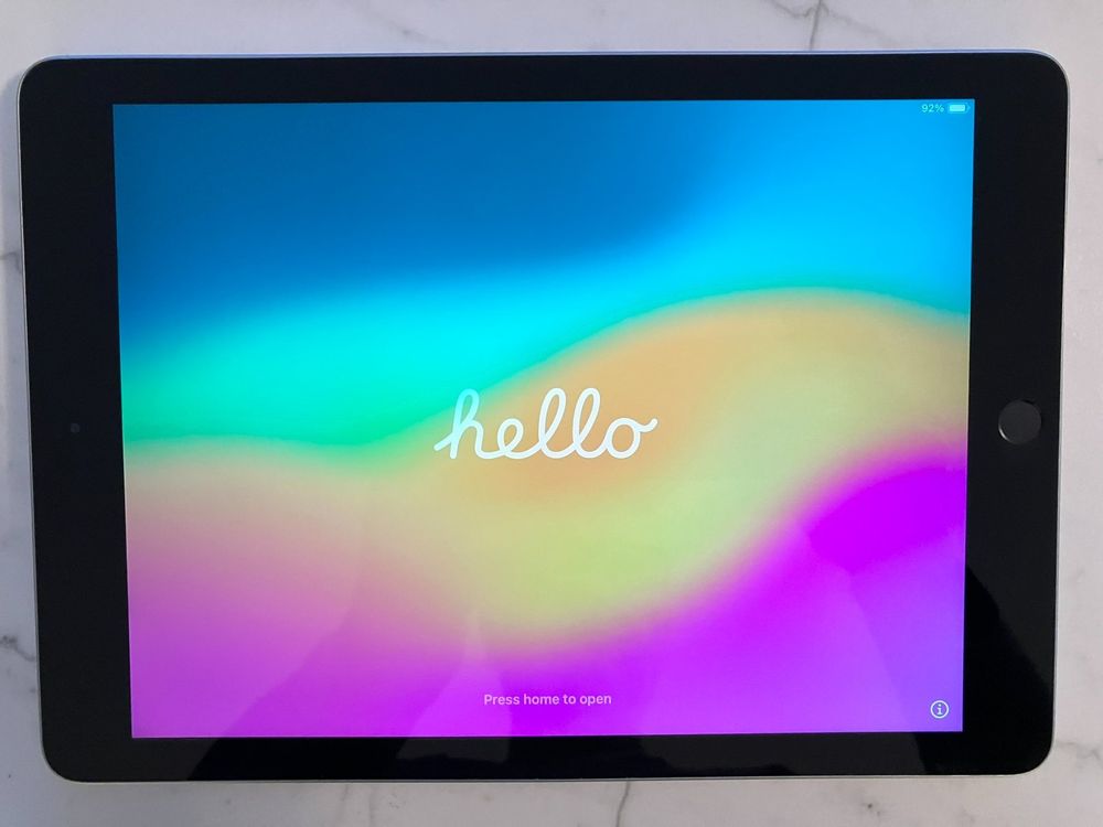 iPad 6.Generation WiFi / 128GB / Model A1893 (Gebraucht) in ...