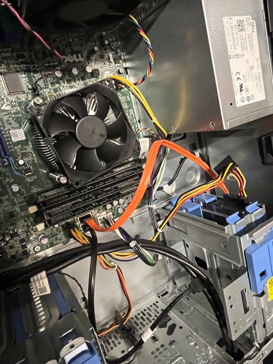 Dell PowerEdge T20 Workstation (Gebraucht) in Sevelen für CHF 80 – mit ...