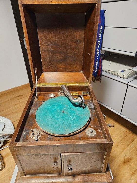 Uralter Plattenspieler (Schellack) inkl. Reservenadeln | Kaufen auf Ricardo