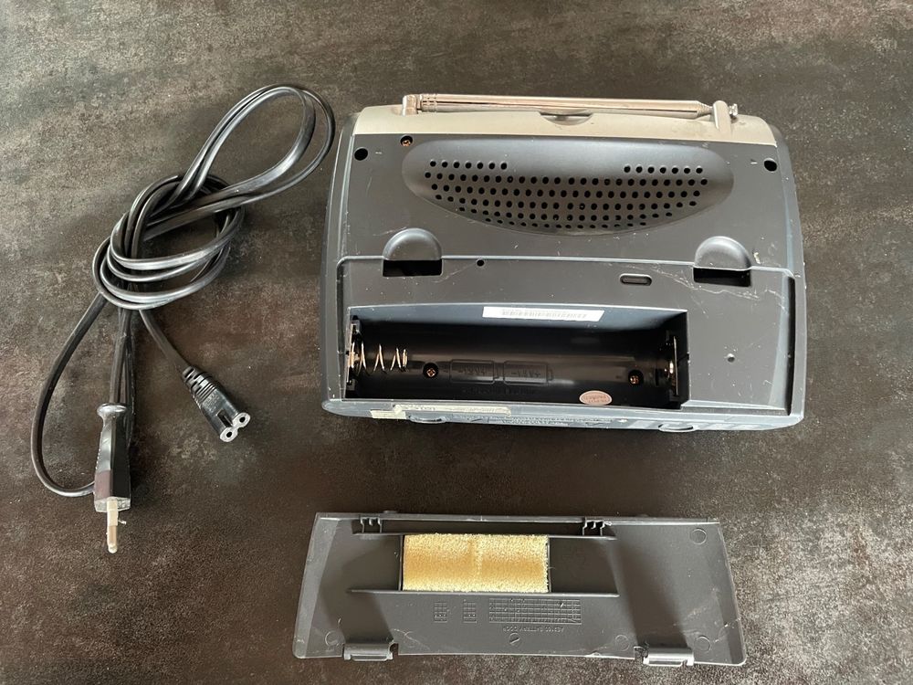 Ancienne Radio Portable Philips AE2160 (Gebraucht) in Vallamand für CHF ...