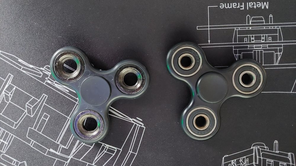 2x Fidget Spinner schwarz (Gebraucht) in Reinach BL für CHF 5 – mit ...