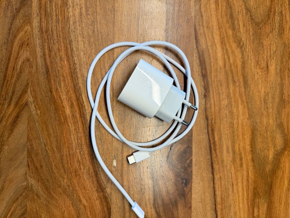 Apple USB-C Lader inkl. USB-C Ladekabel (Gebraucht) in Schlieren für ...