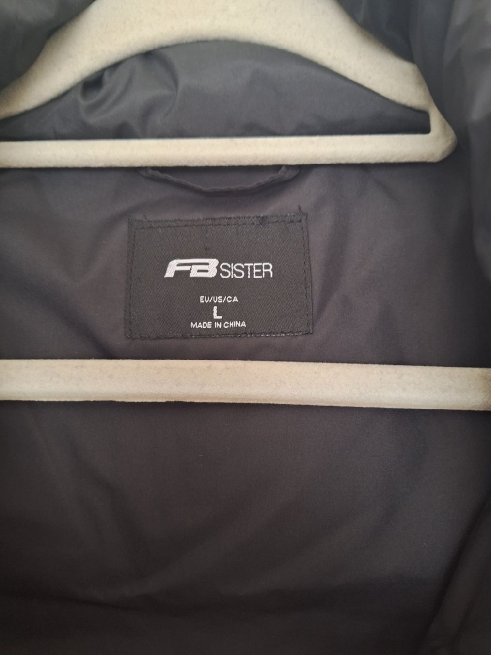 Gilet noir taille L, neuf (Neuf (Voir description)) à Lausanne pour CHF ...