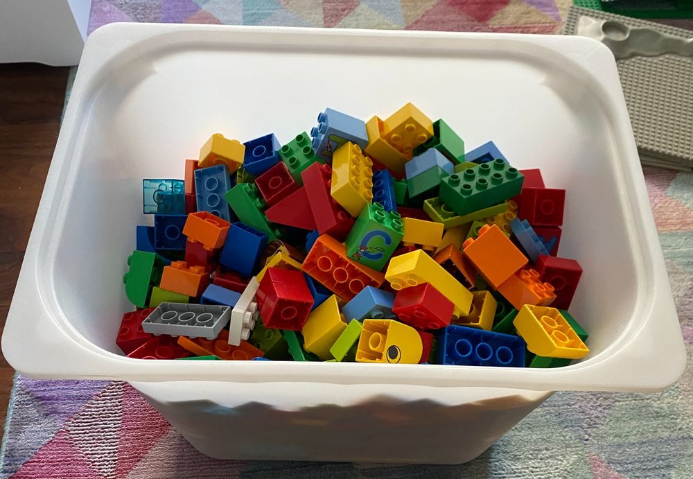 Duplo Box mit diversen Steinen, Figuren, Fahrzeugen usw. | Kaufen auf ...