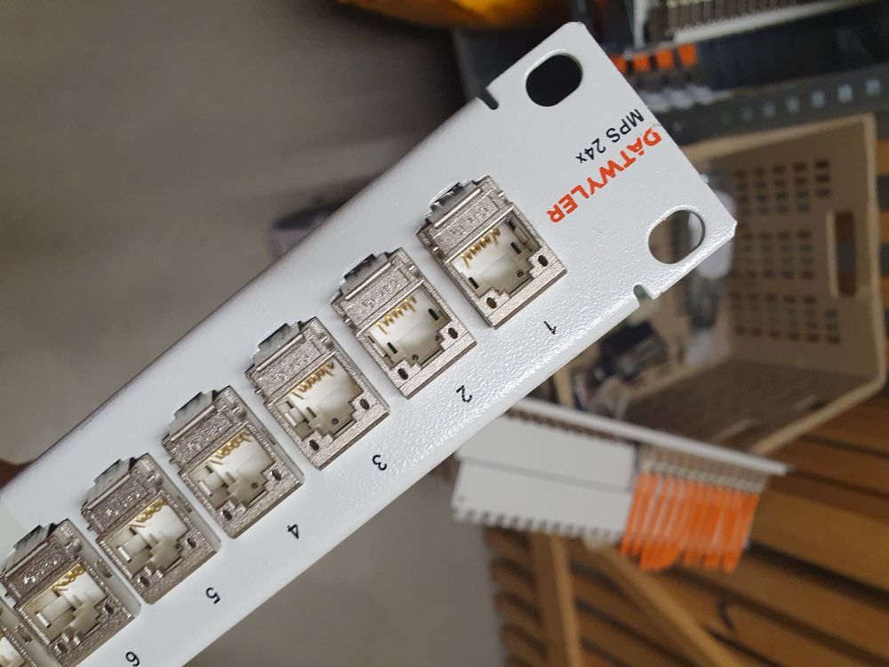Datwyler mps 24x Patchpanel 24 19 Zoll Rack 19" 18xRJ45 (Gebraucht) in ...