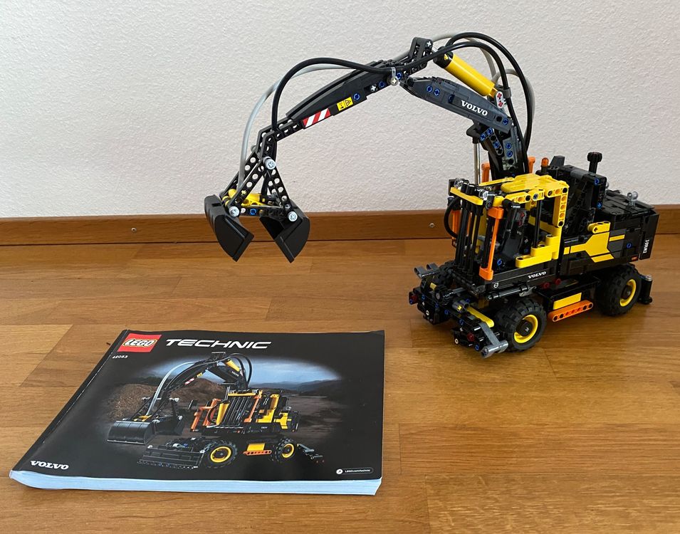 LEGO Technic 42053 Volvo EW160E Bagger Pneumatic +OBA (Gebraucht) in ...