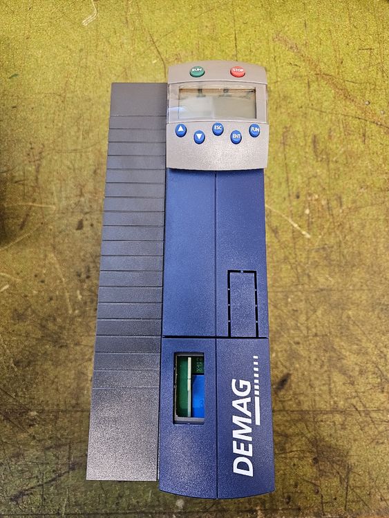 DEMAG Dedrive Compact STO DIC-4-017-E-0000-03 Frequenzumform (Gebraucht ...