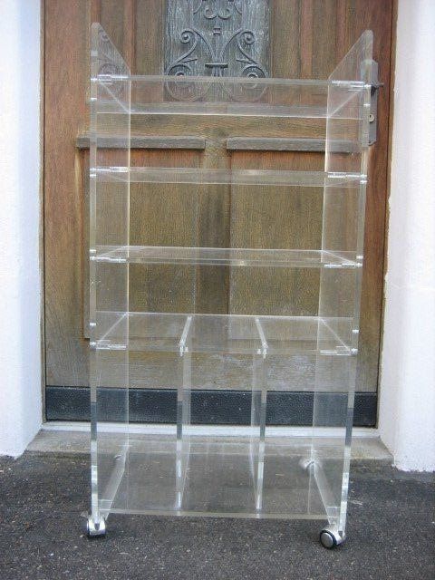 Rollgestell Regal aus Plexiglas (Gebraucht) in Winterthur für CHF 70 ...
