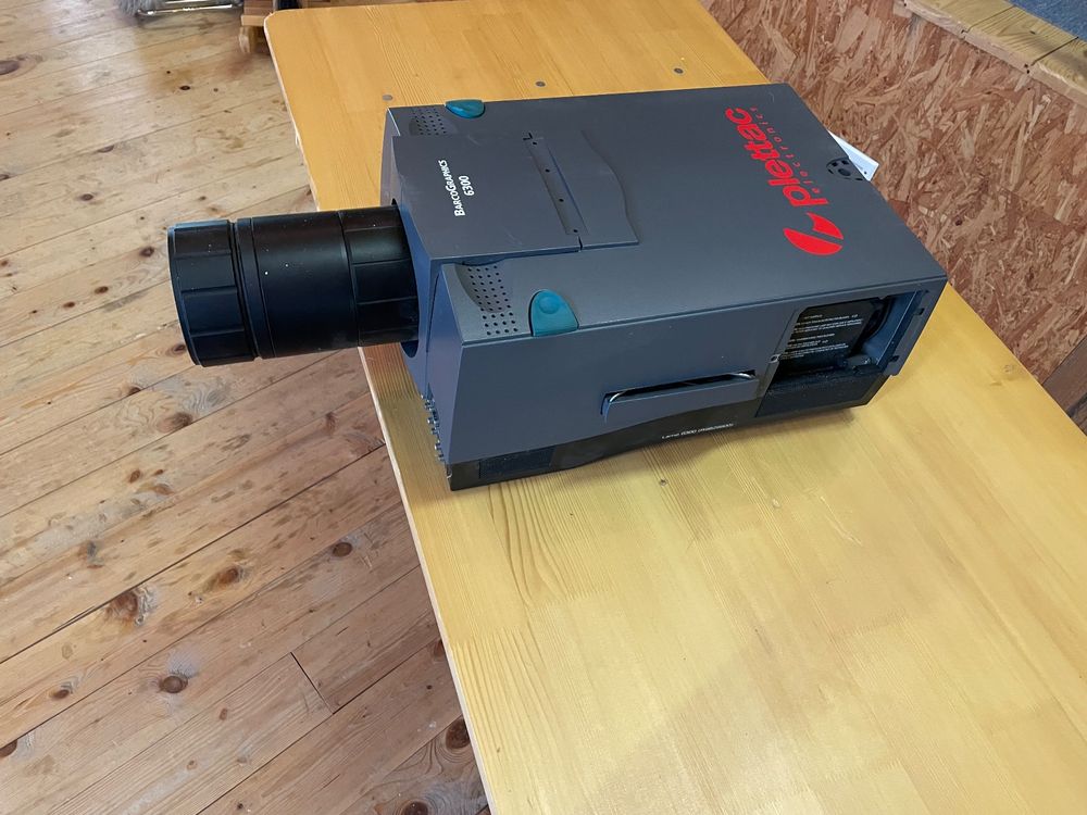 Video Beamer Barco Graphics 6300 (Gebraucht) in Ermenswil für CHF 12 ...