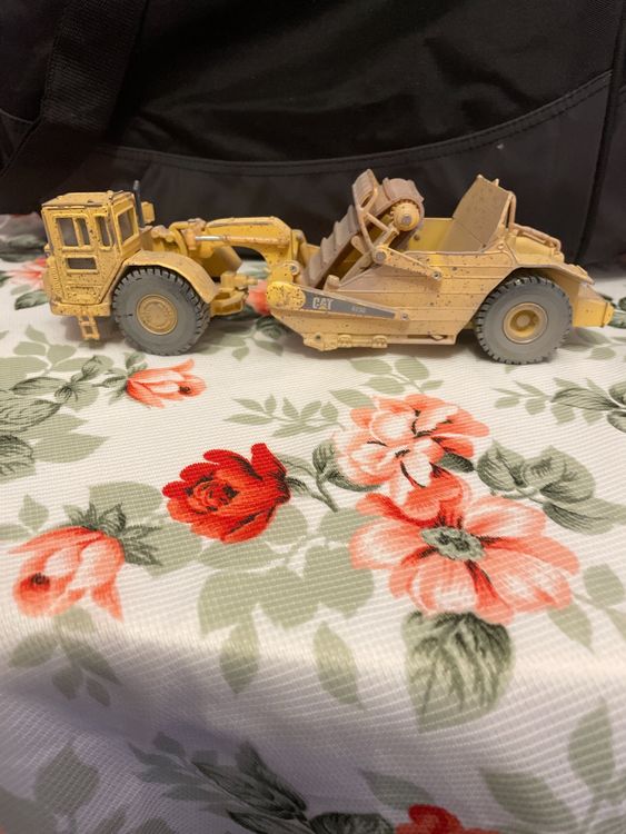 Baumaschinen Modell CAT Scraper 1:50 (Gebraucht) in Wil ZH für CHF 10 ...