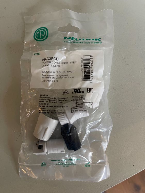 Neutrik power connector type B (Neu und originalverpackt) in Zürich für ...
