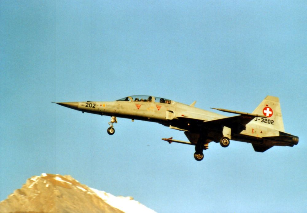 F-5F Tiger J-3202 Swiss Air Force (Neu (gemäss Beschreibung)) in Sion ...