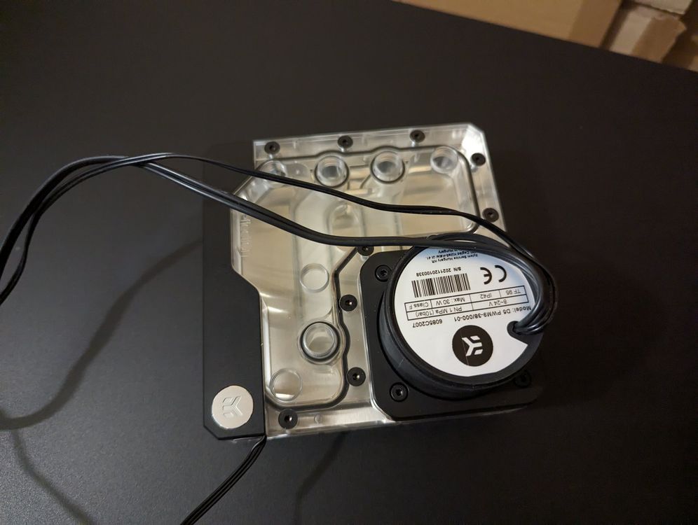 EKWB Pump 5D watercooloing (Gebraucht) in Geneve für CHF 85 – mit ...