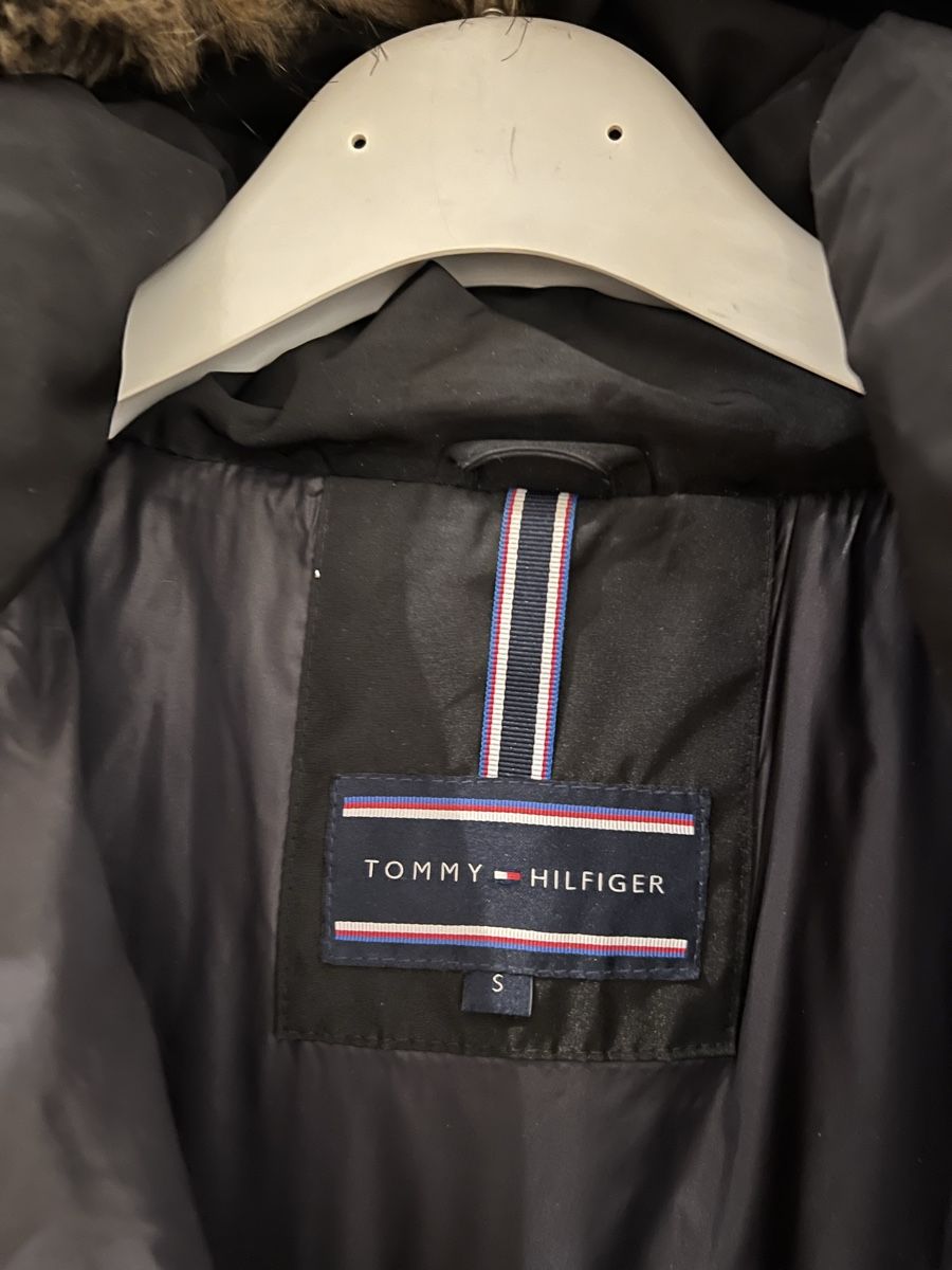 Tommy Hilfiger Winterjacke (S) (Gebraucht) in Birsfelden für CHF 80 ...