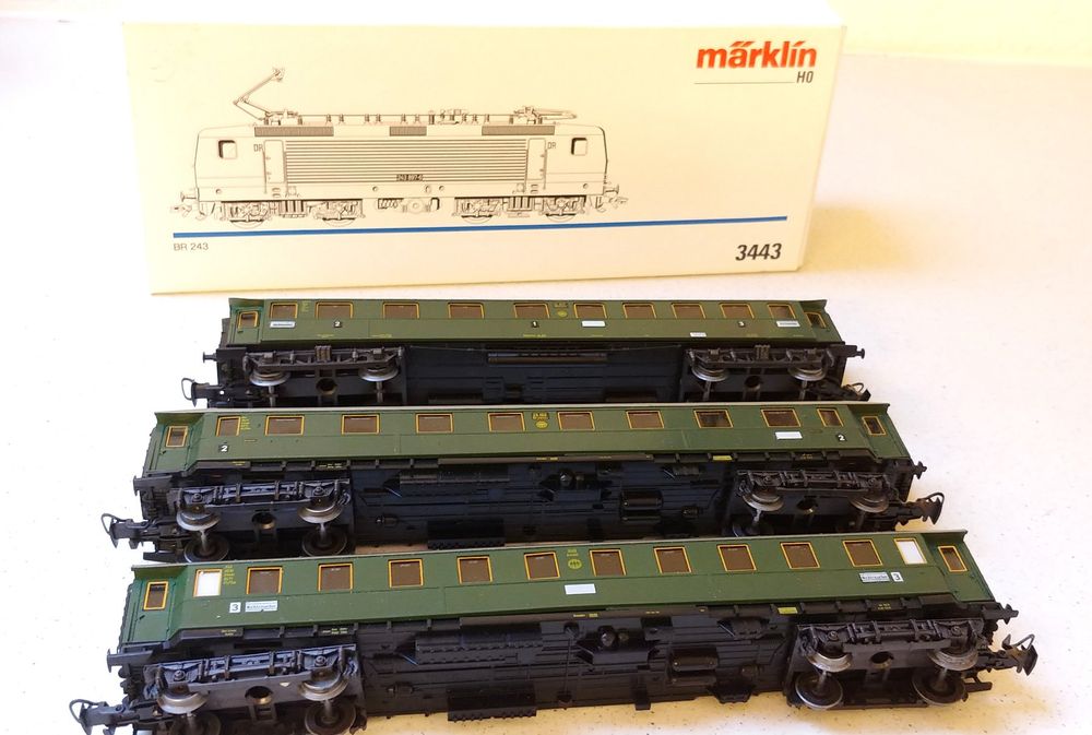 Märklin BR 243 mit 3 Personenwagen HO (Gebraucht) in Waltenschwil für ...