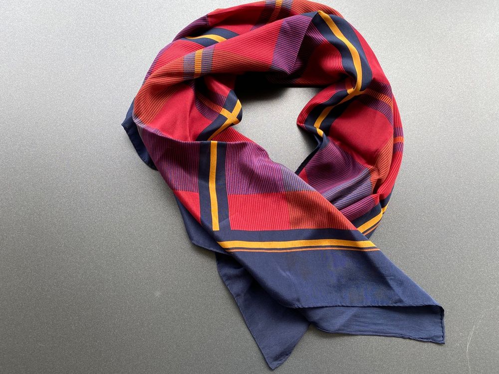 Seidenschal Farben rot, blau, gelb (Gebraucht) in Luzern für CHF 20 ...