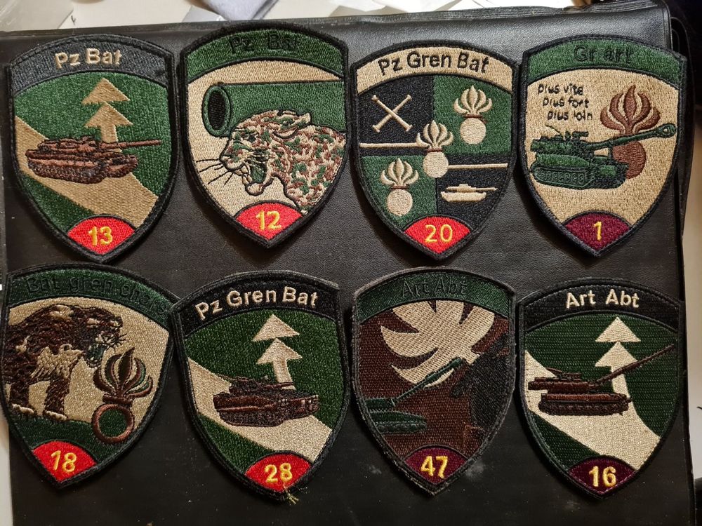 Sortiment Badges Panzer ROT/Violet Klett | Kaufen auf Ricardo