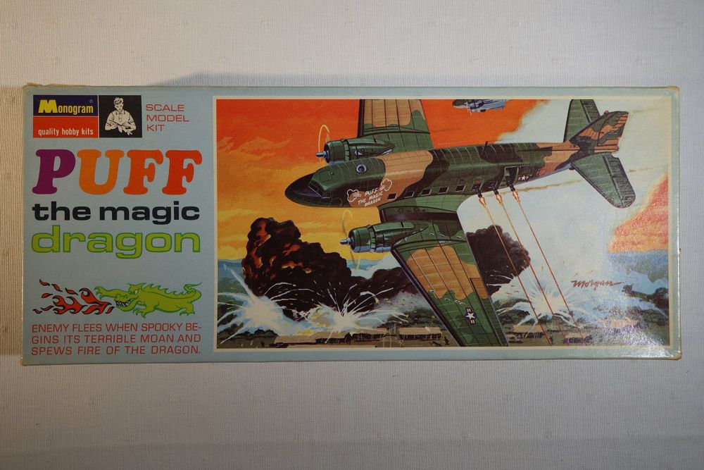 Monogram PA148-203 Douglas AC-47 Gunship ca 1:87 Bausatz (Neu (gemäss ...