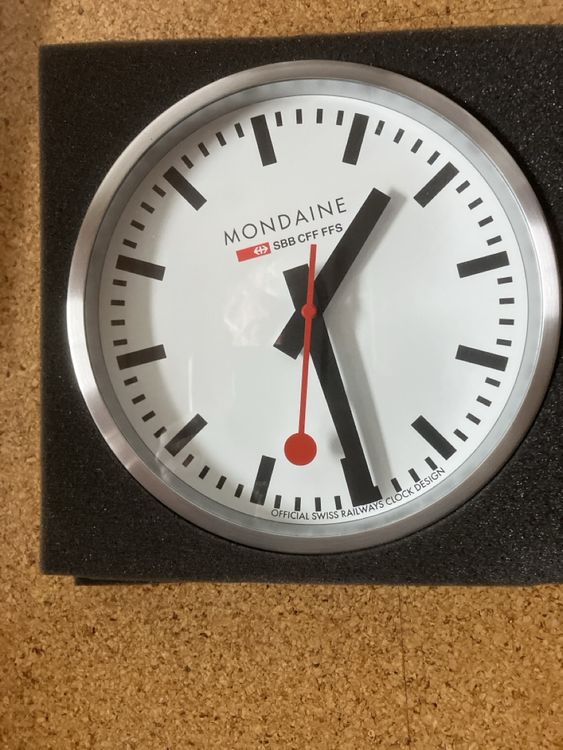 Original Mondaine SBB CFF FFS Wanduhr, Swiss Design, Top Zus (Neu und ...