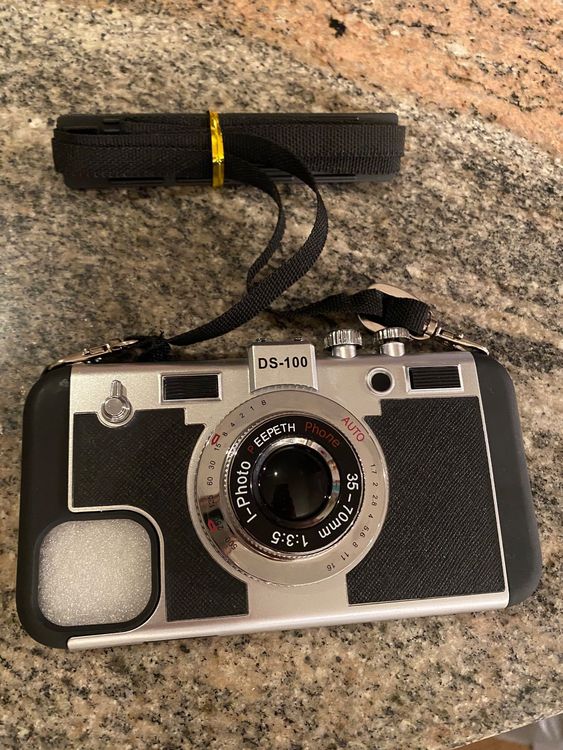 Handyhülle iPhone 11, „Emily in Paris“ (Gebraucht) in Dielsdorf für CHF ...