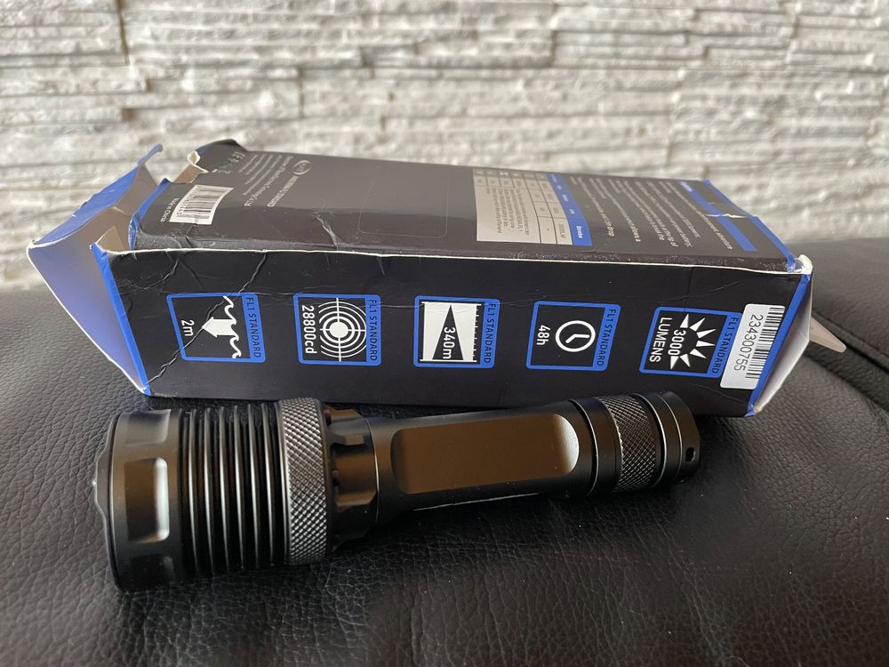 Taktische Taschenlampe Jetbeam M37 mit 3000 Lumen inkl. Akku | Kaufen ...